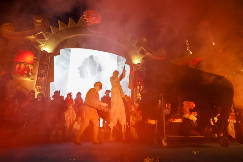 Sul palco di Piazza San Marco il Taglio della Testa del Toro ...